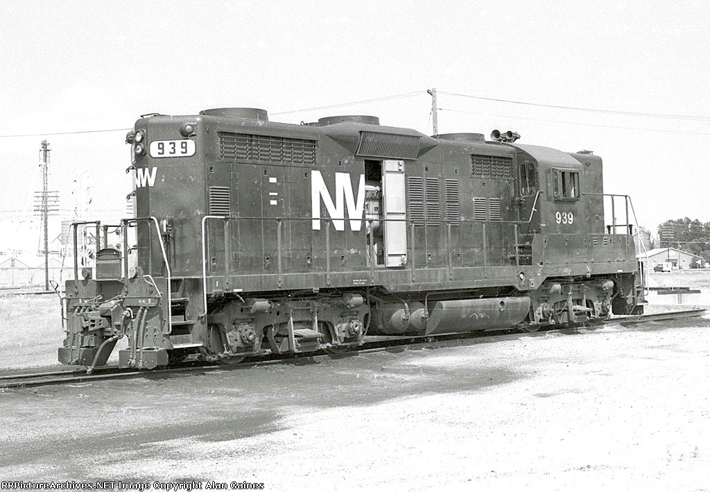 N&W GP-18 939